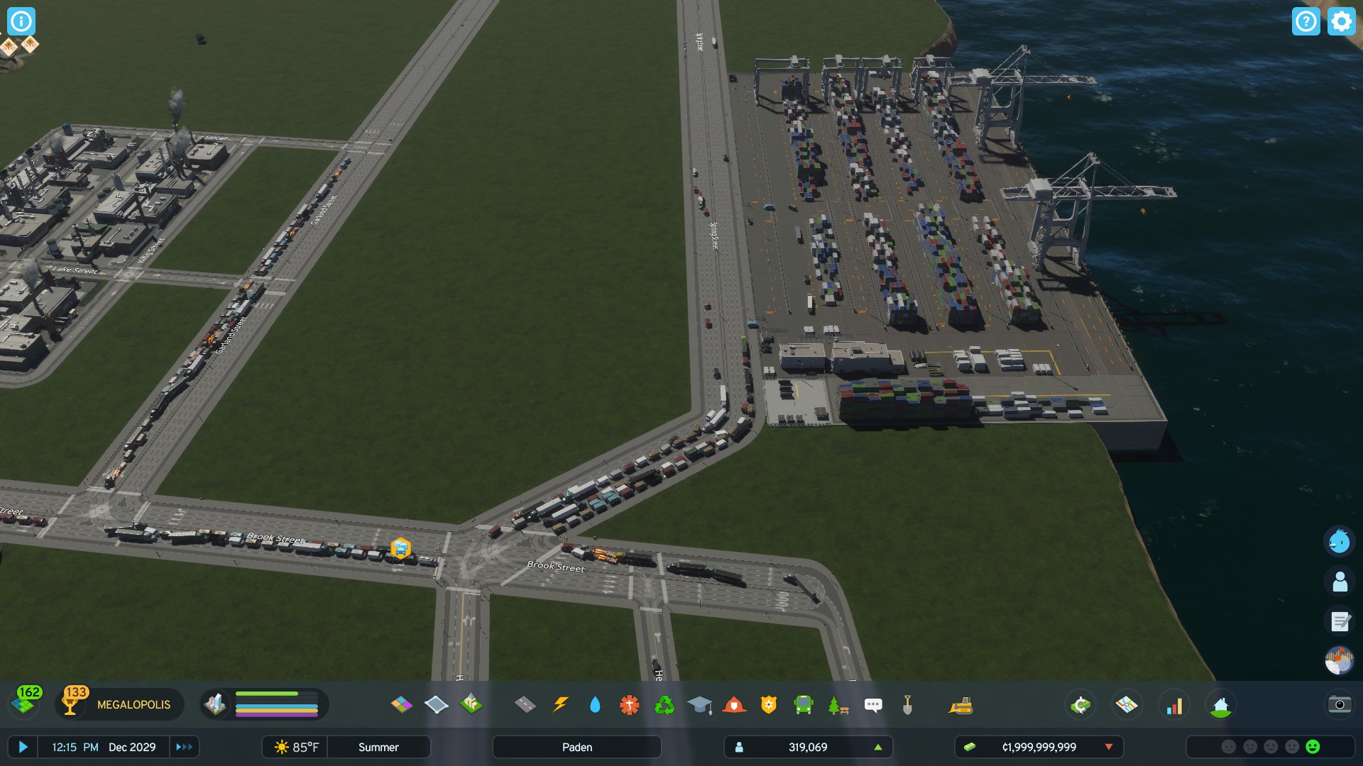 Cargo Harbor - vehicles only using 1 entrance causing traffic jam ...